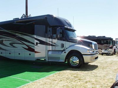 Search the inventory of Five-R Trailer, a motor home, toter home ...